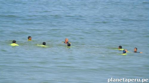 Aprende a nadar mar adentro: teléfono y horarios - Playa Los Yuyos ...